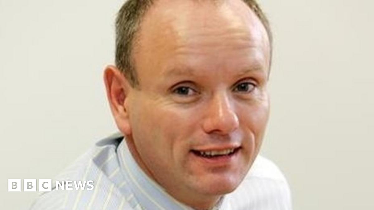 MP Mike Freer 'threatened at mosque surgery' - BBC News