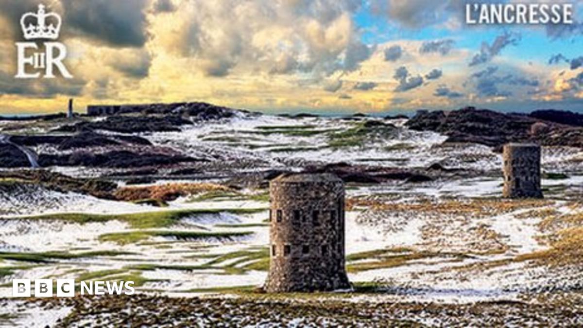 Guernsey Christmas stamps show off island photos - BBC News
