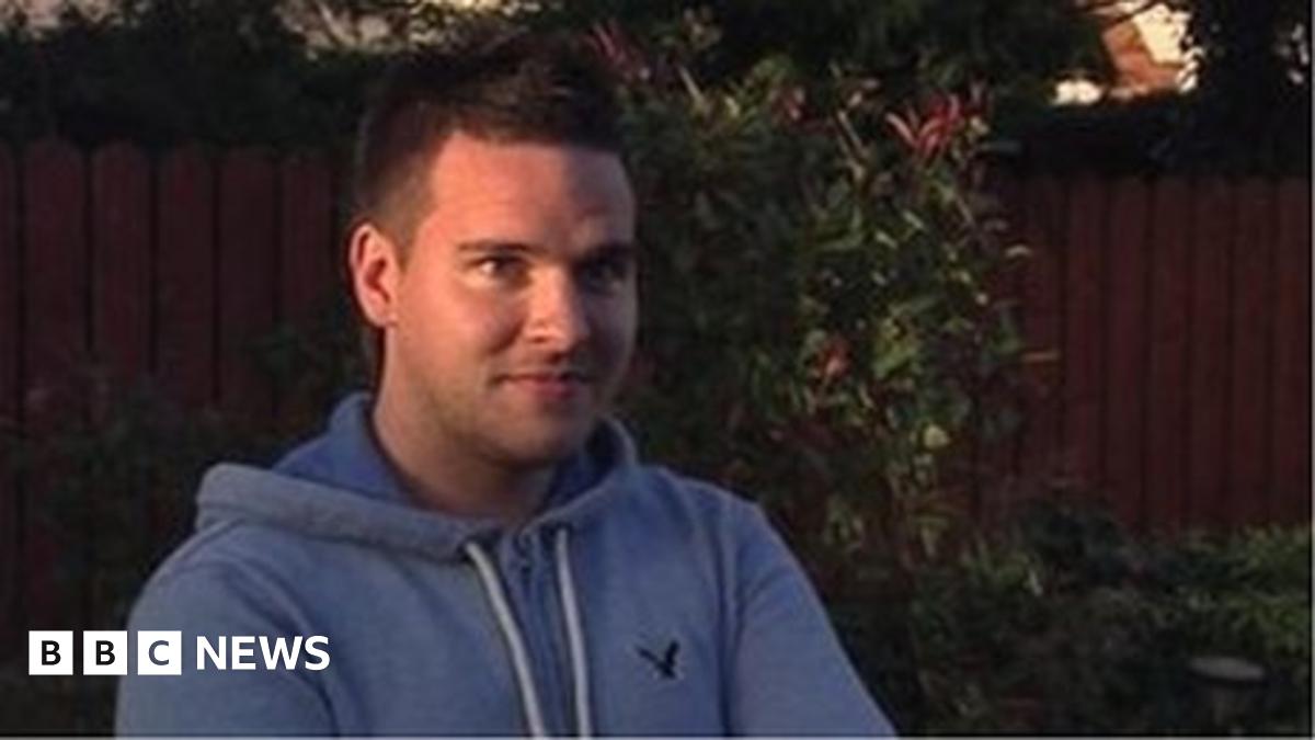 Mark McGovern makes 18-day trek home to Belcoo - BBC News