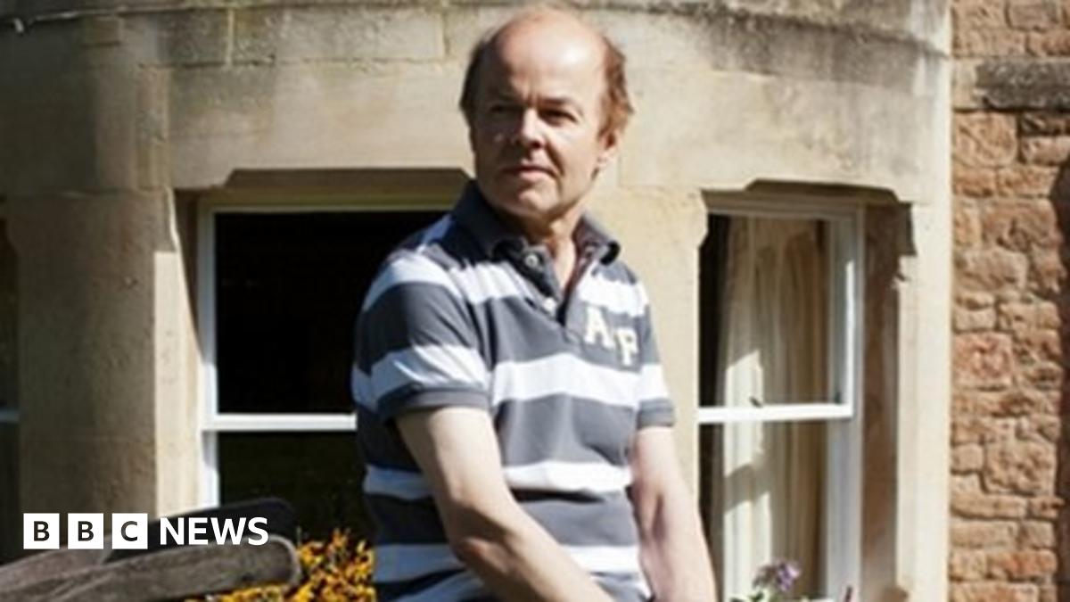 Jo Yeates's landlord Christopher Jefferies 'getting on with life' - BBC ...