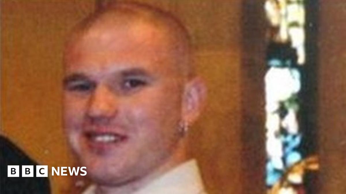 Man faces trial for murder of pizza delivery driver - BBC News