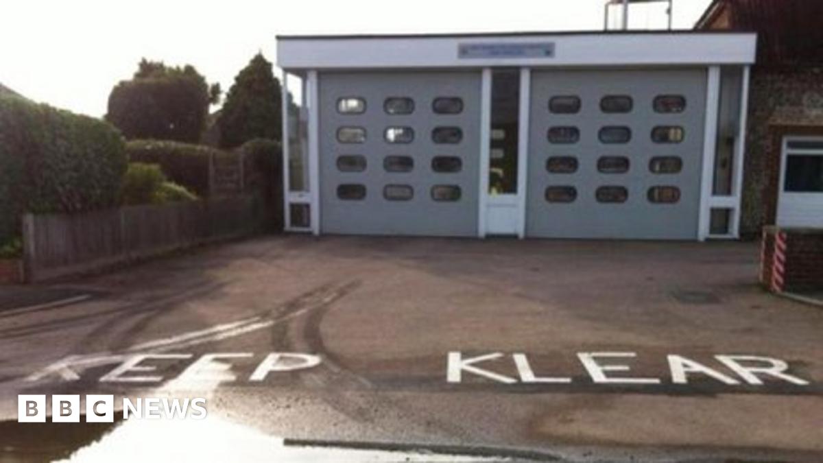 'Keep Klear' East Preston fire station sign repainted - BBC News