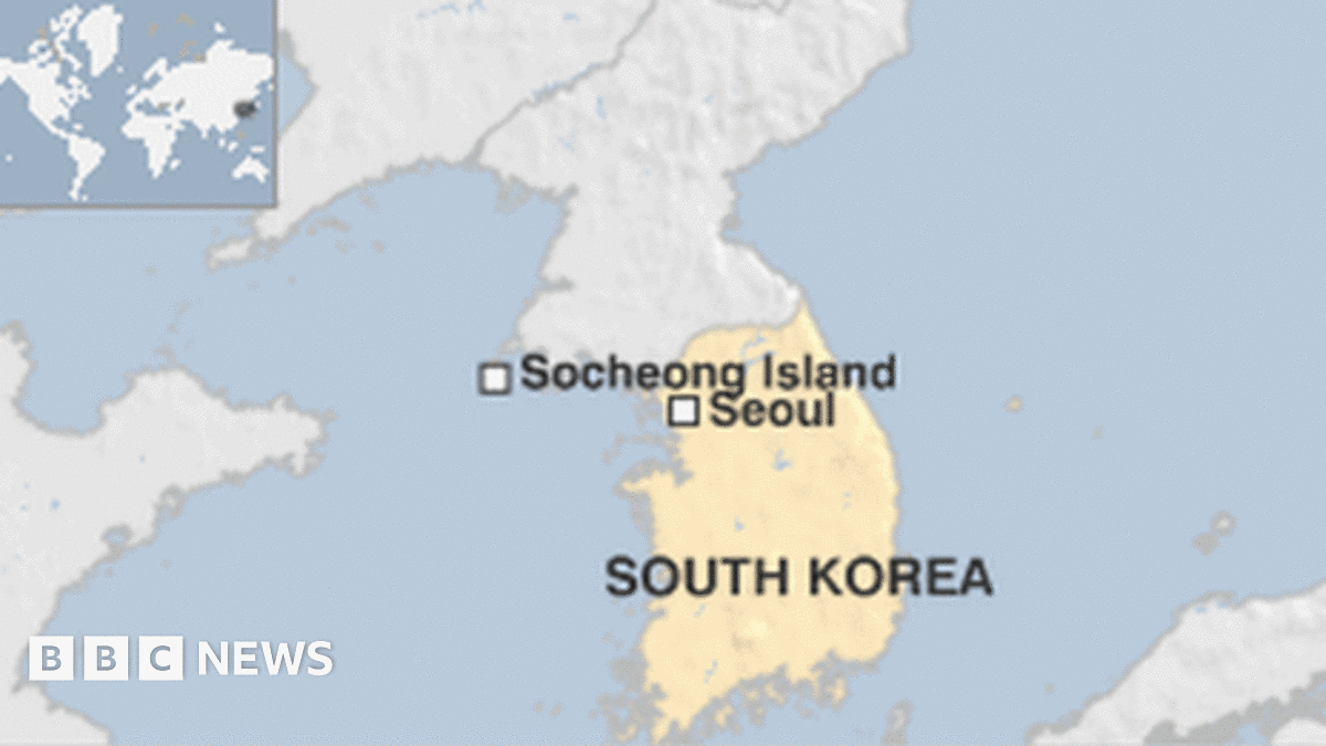 North Korean 'defectors' found by southern coastguard - BBC News