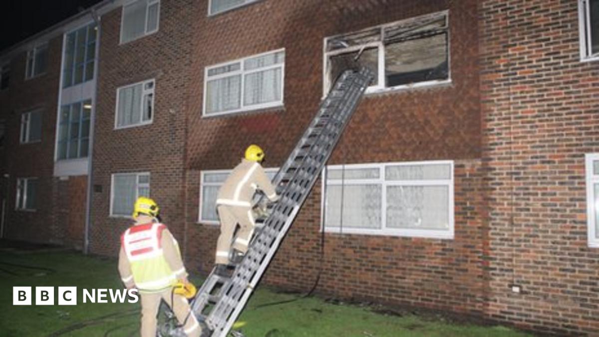 Firework may have sparked blaze at Shoreham flat - BBC News