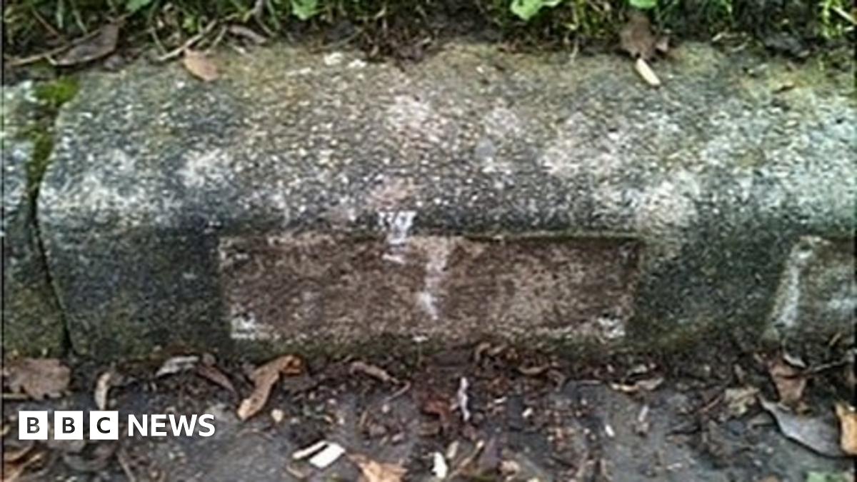 Arrest over Blackley Cemetery bronze memorial plaques - BBC News