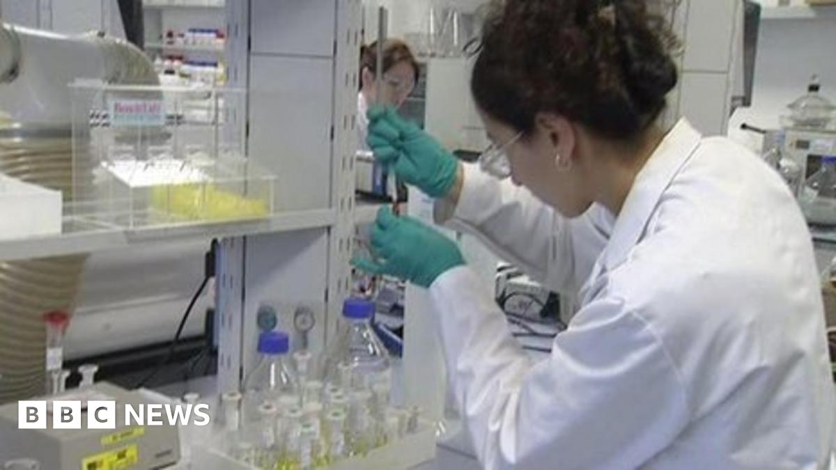 Almac makes colon cancer test 'breakthrough' - BBC News