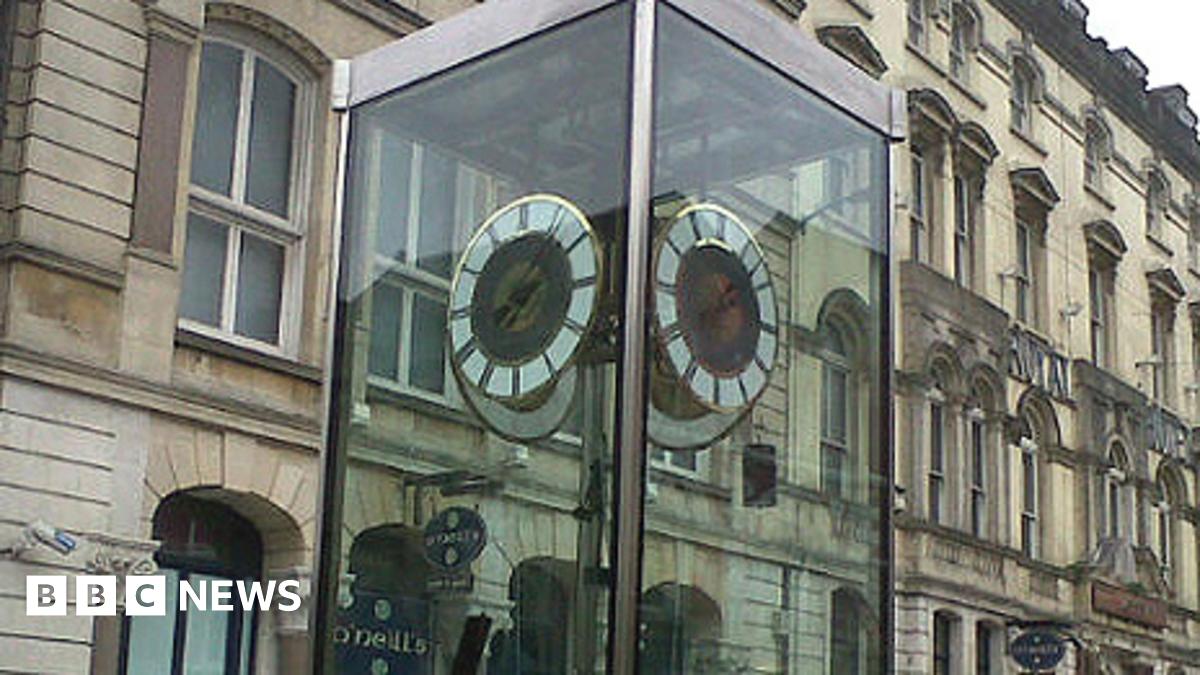 Pierhead clock given new St Mary Street, Cardiff site - BBC News