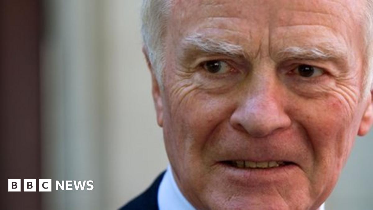 Max Mosley wins privacy case in France - BBC News