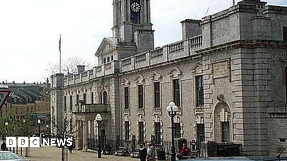 Death of Torbay two-year-old criticised in case review - BBC News