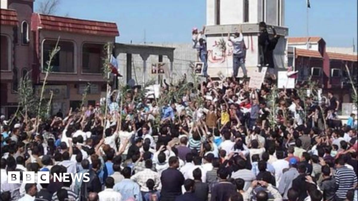 Syrian opposition split over key issues - BBC News