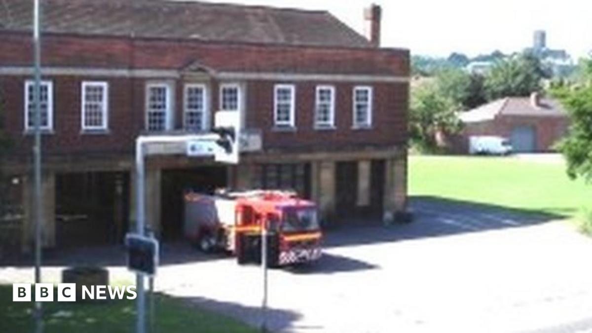 New Guildford fire station plans unveiled to Surrey residents - BBC News