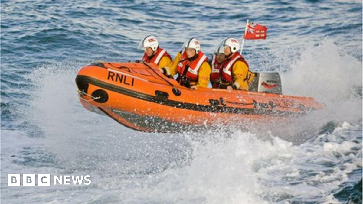 Two new RNLI lifeboats donated through woman's legacy - BBC News