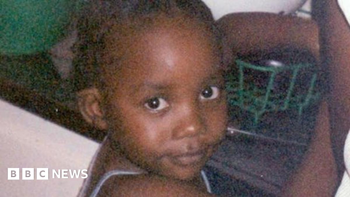 Dumo Sibanda house fire murder: George Sithole jailed - BBC News