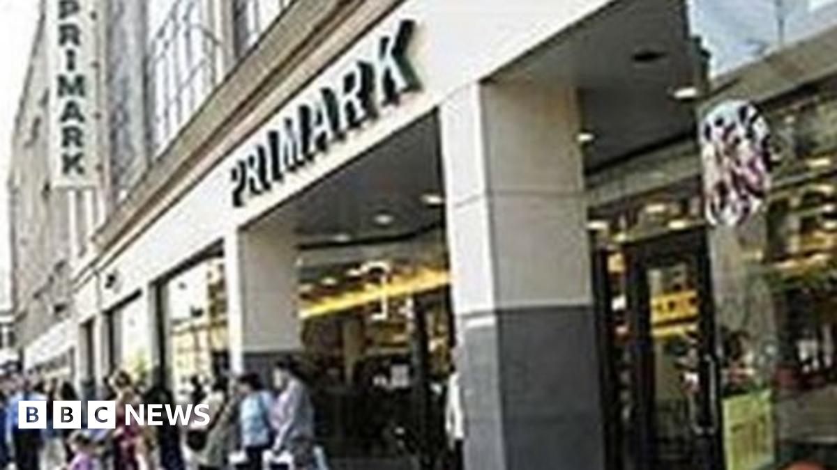 Thousands apply for Edinburgh Primark jobs - BBC News