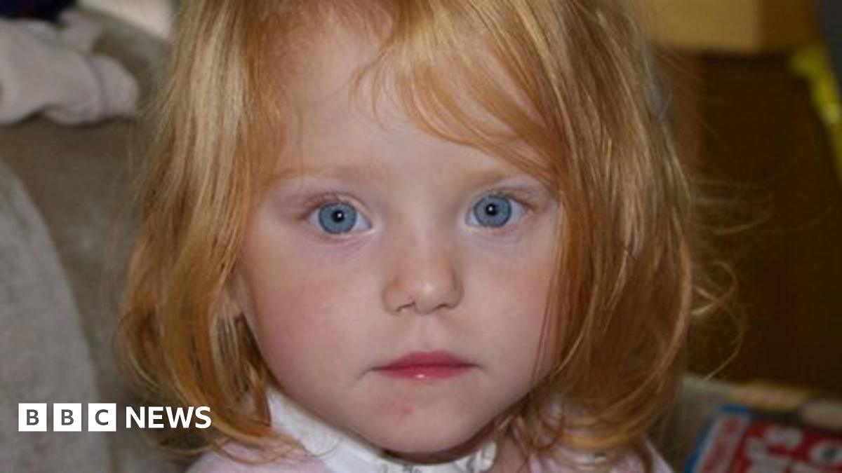 Tears as Rotherham girl says 'I love you' for first time - BBC News