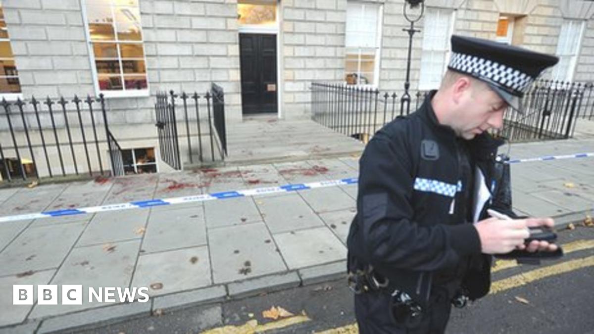 Man impaled on railing in Edinburgh's Atholl Crescent - BBC News