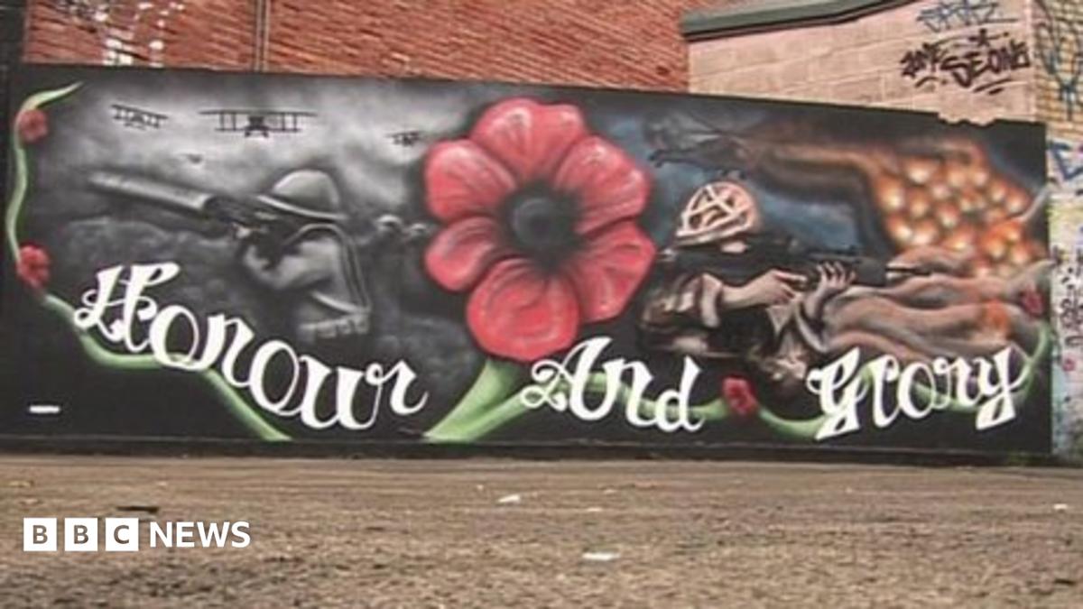 Remembrance Day: Scarborough street artist's graffiti tribute - BBC News