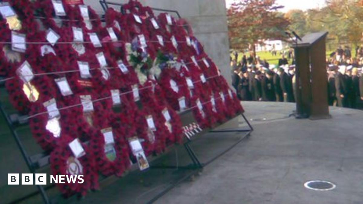 Remembrance ceremony at Coventry's War Memorial Park - BBC News