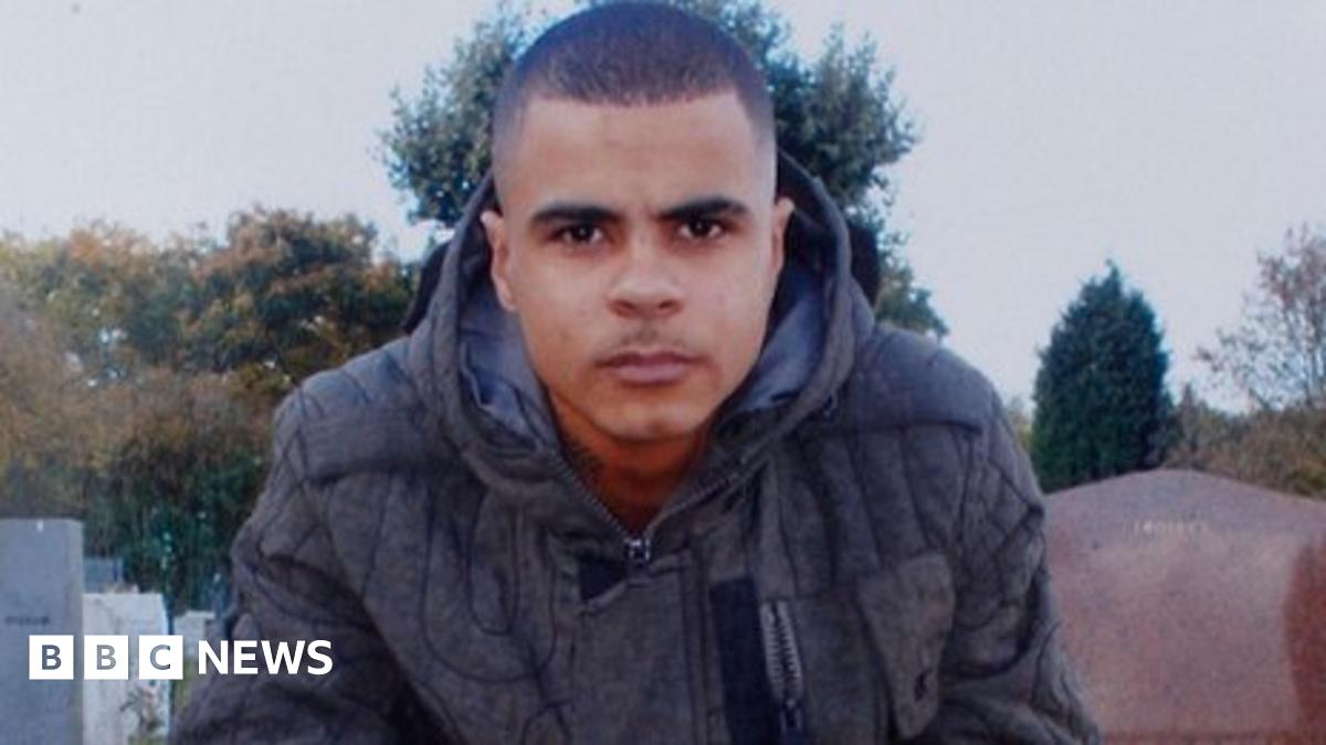 London riots: IPCC Mark Duggan inquiry 'should be faster' - BBC News