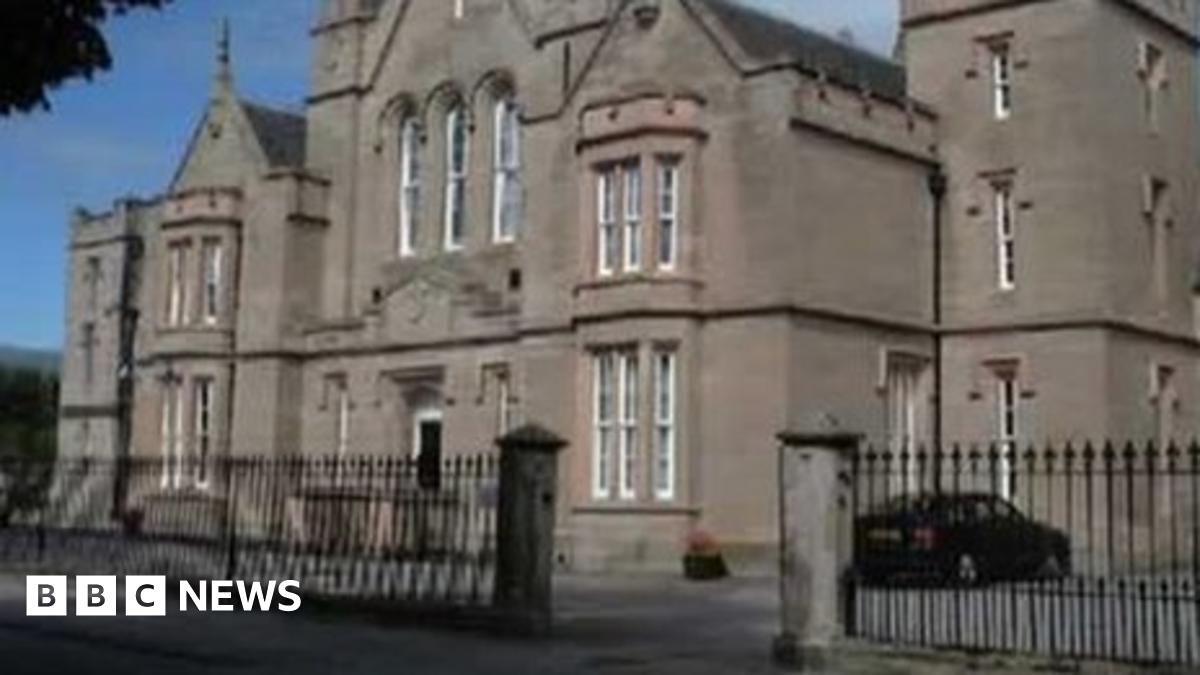 Dingwall care home and GP criticised over woman's death - BBC News