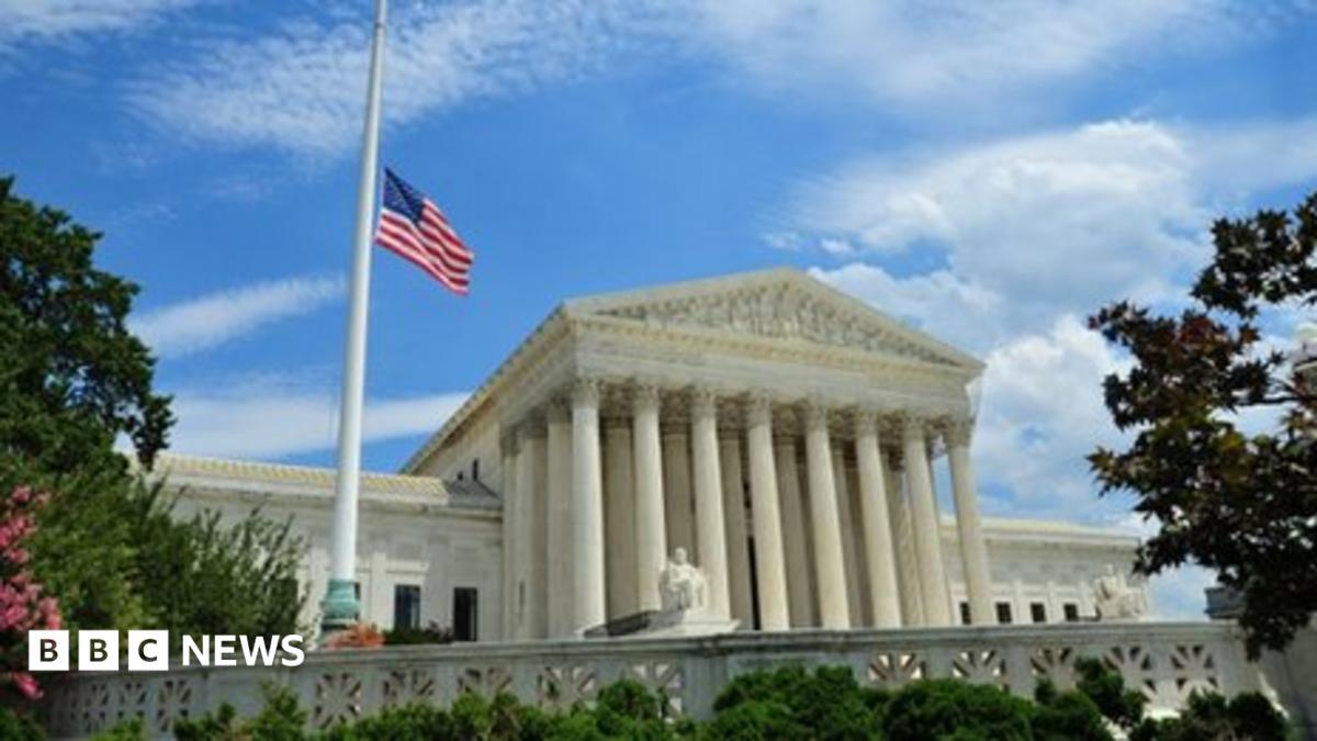 Supreme Court to rule on Obama health care reform bill - BBC News