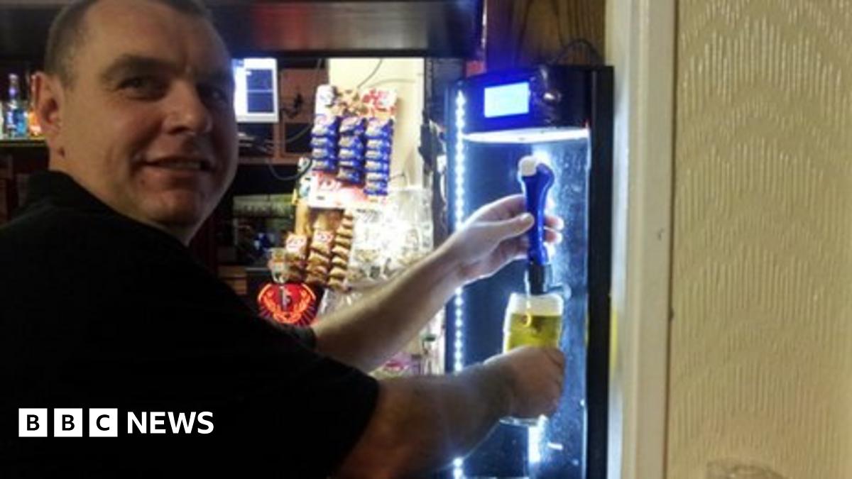 Hoyland pub uses swipe-card beer machine - BBC News