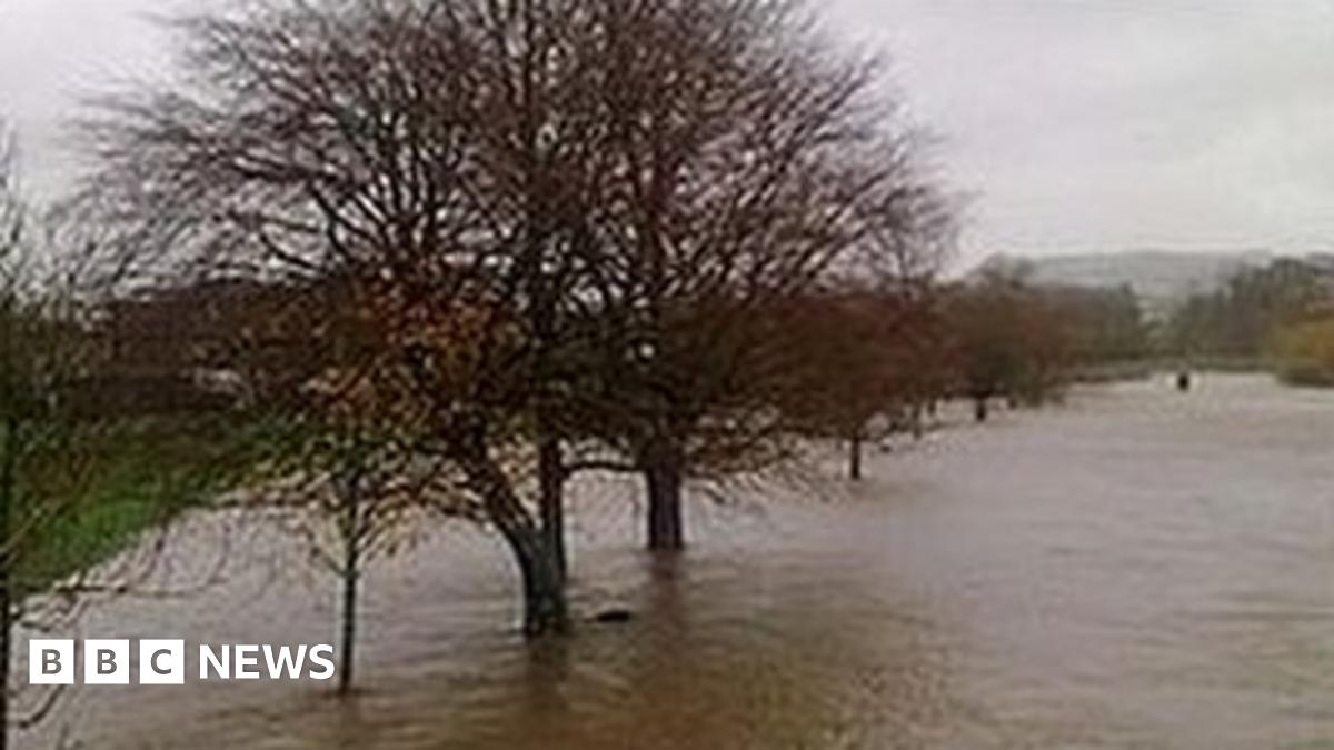 Work starts on flood damaged path near Keswick - BBC News