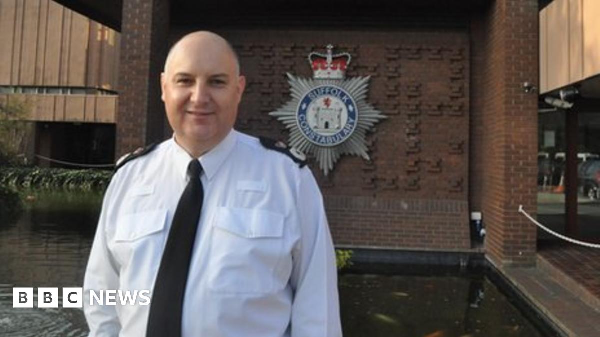 Suffolk Police job cuts will reach 300 over four years - BBC News