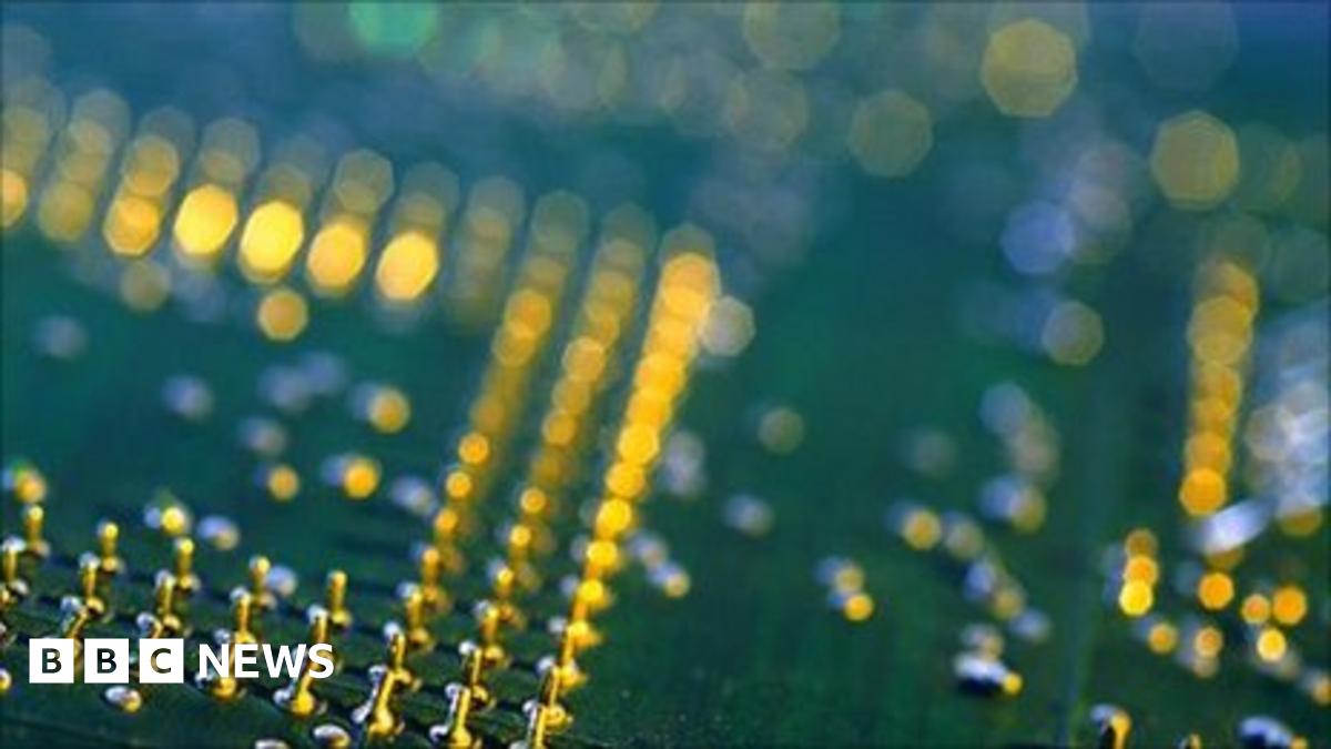 Intel shows off its Knights Corner one teraflops chip - BBC News