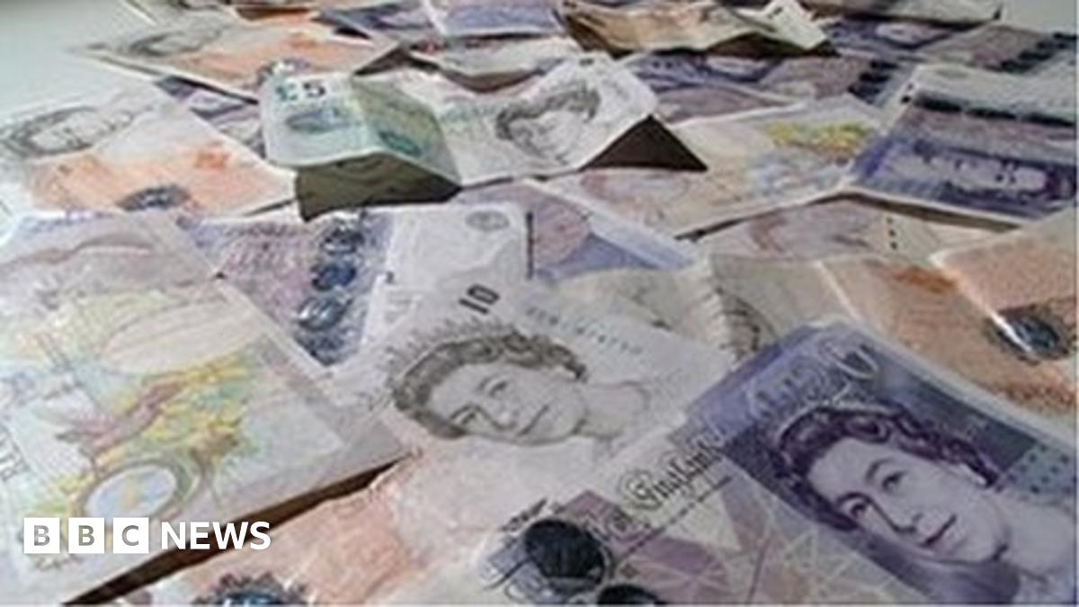 More cash lost in large fraud cases in Scotland - BBC News