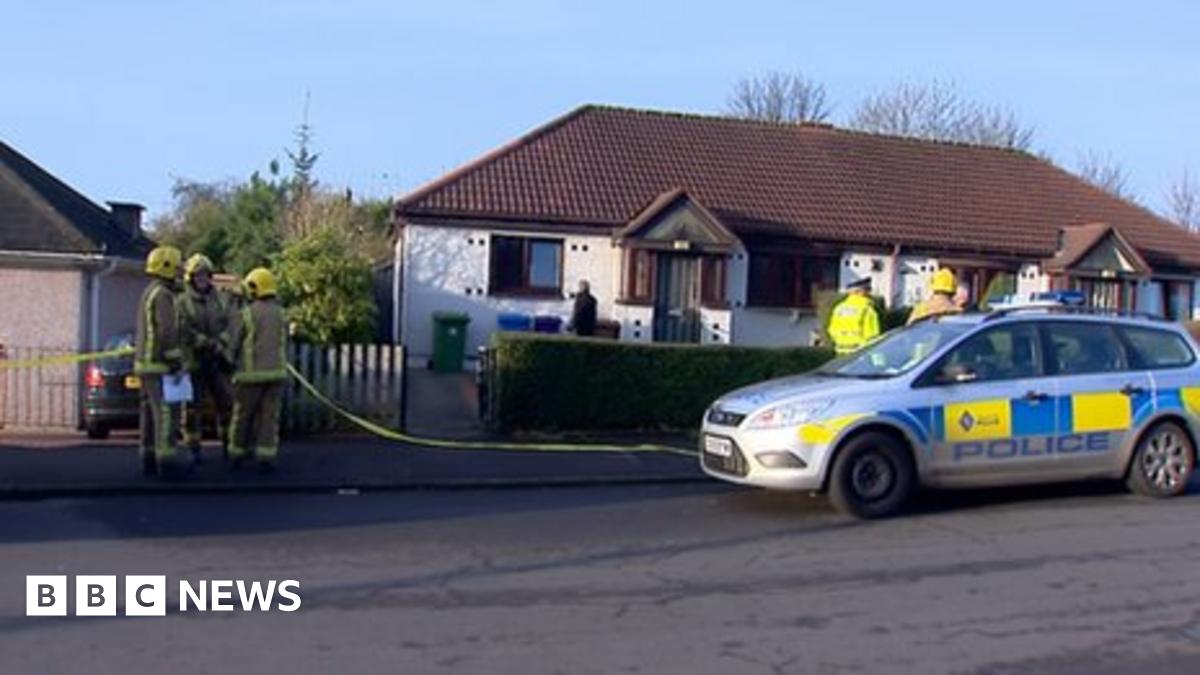 Woman dies in fire at house in Springboig, Glasgow - BBC News