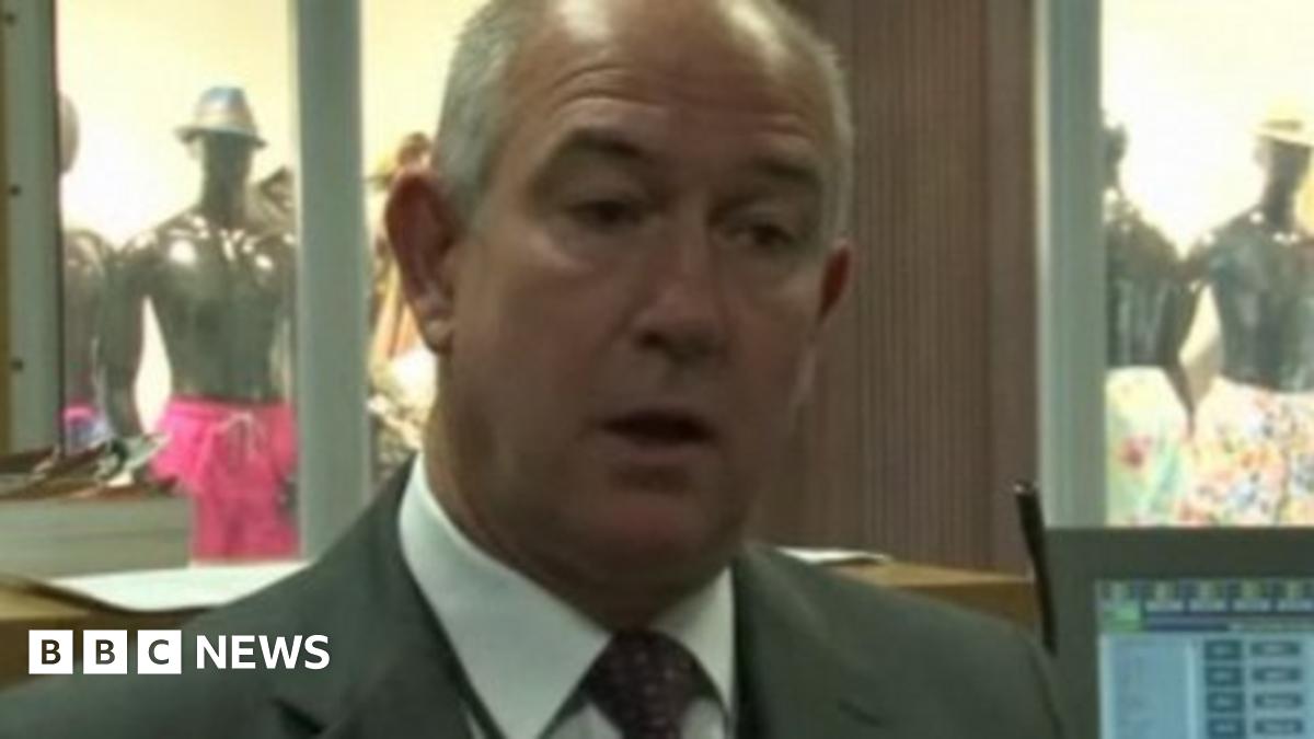 Kent Police 'spinning' jobs announcement - BBC News