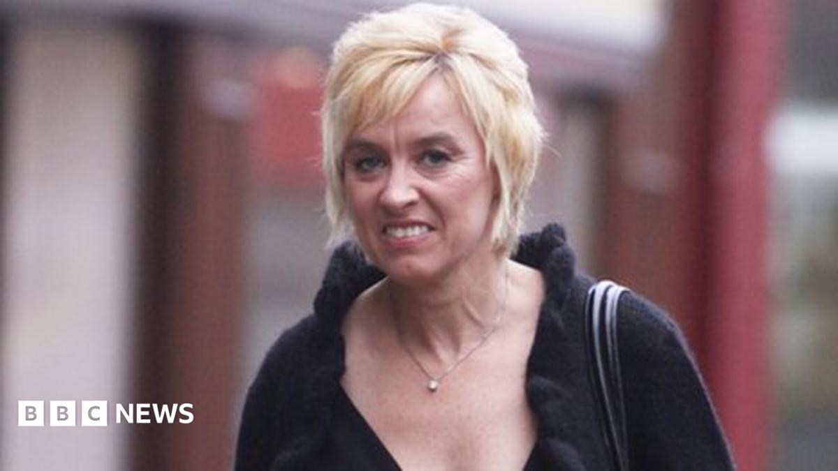 Athlete Liz McColgan cleared of attacking husband - BBC News