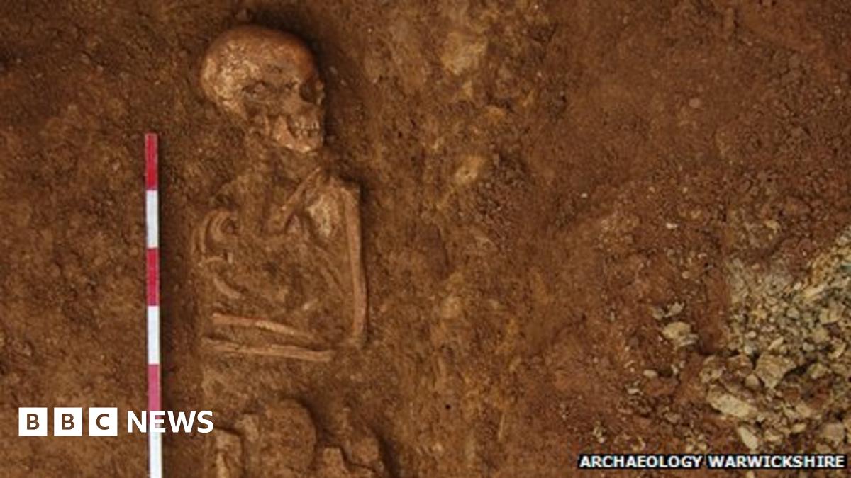 Saxon burial ground under Warwickshire couple's home - BBC News
