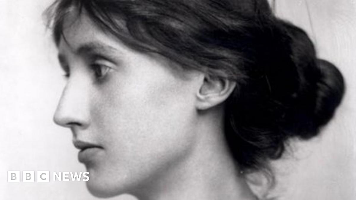 Virginia Woolf's signature doubles sale of visitor book - BBC News