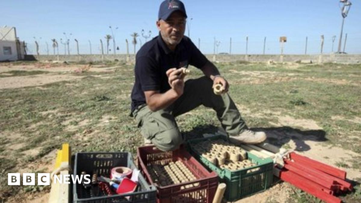 Landmine use 'highest since 2004' despite record clearances - BBC News