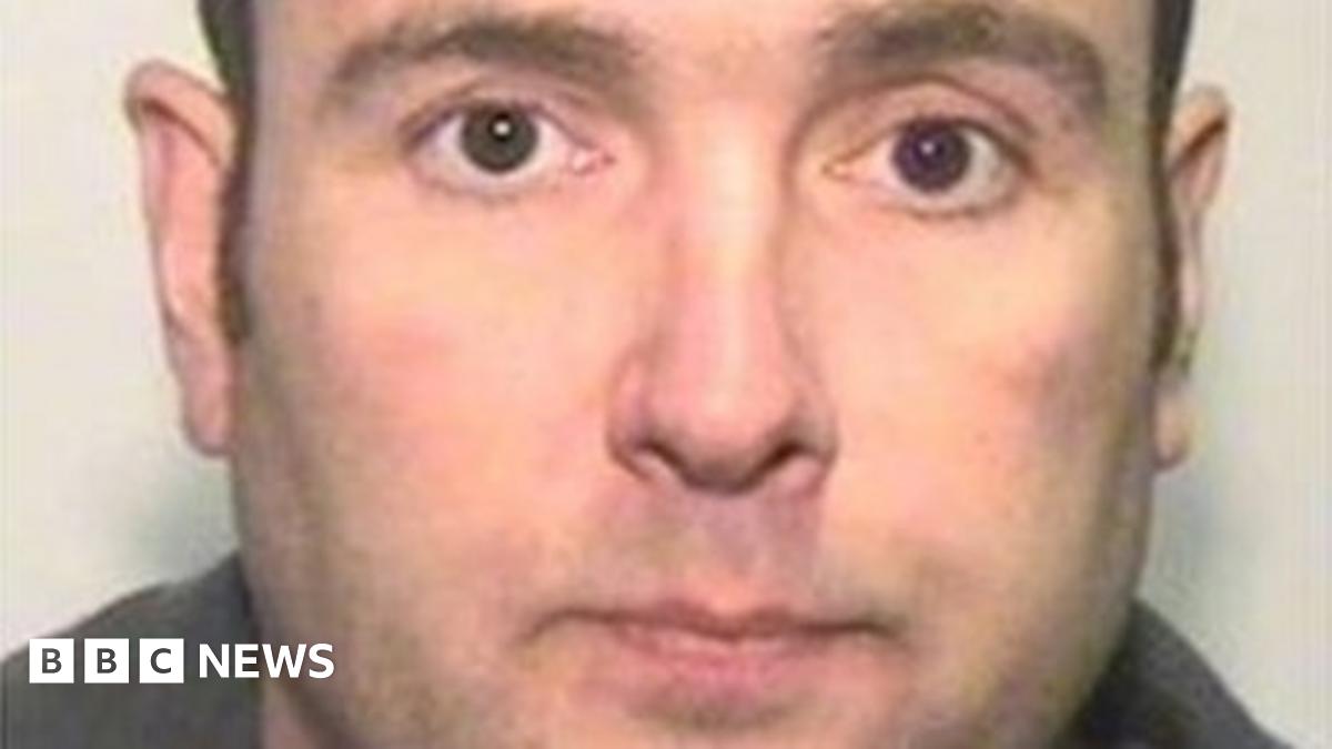 Birthday ear-biter Stephen Pellowe is jailed - BBC News