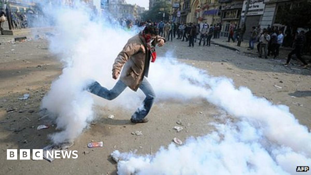 Who, What, Why: How dangerous is tear gas? - BBC News