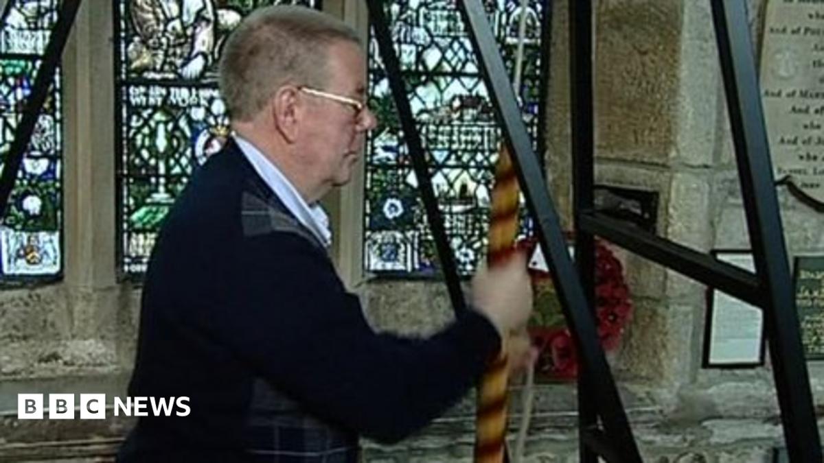 Bradford Cathedral installs bell simulator to boost ringers - BBC News