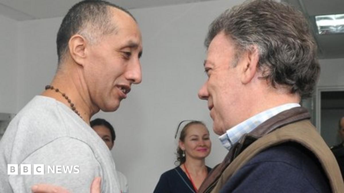 Rescued Colombia Farc hostage reunited with family - BBC News