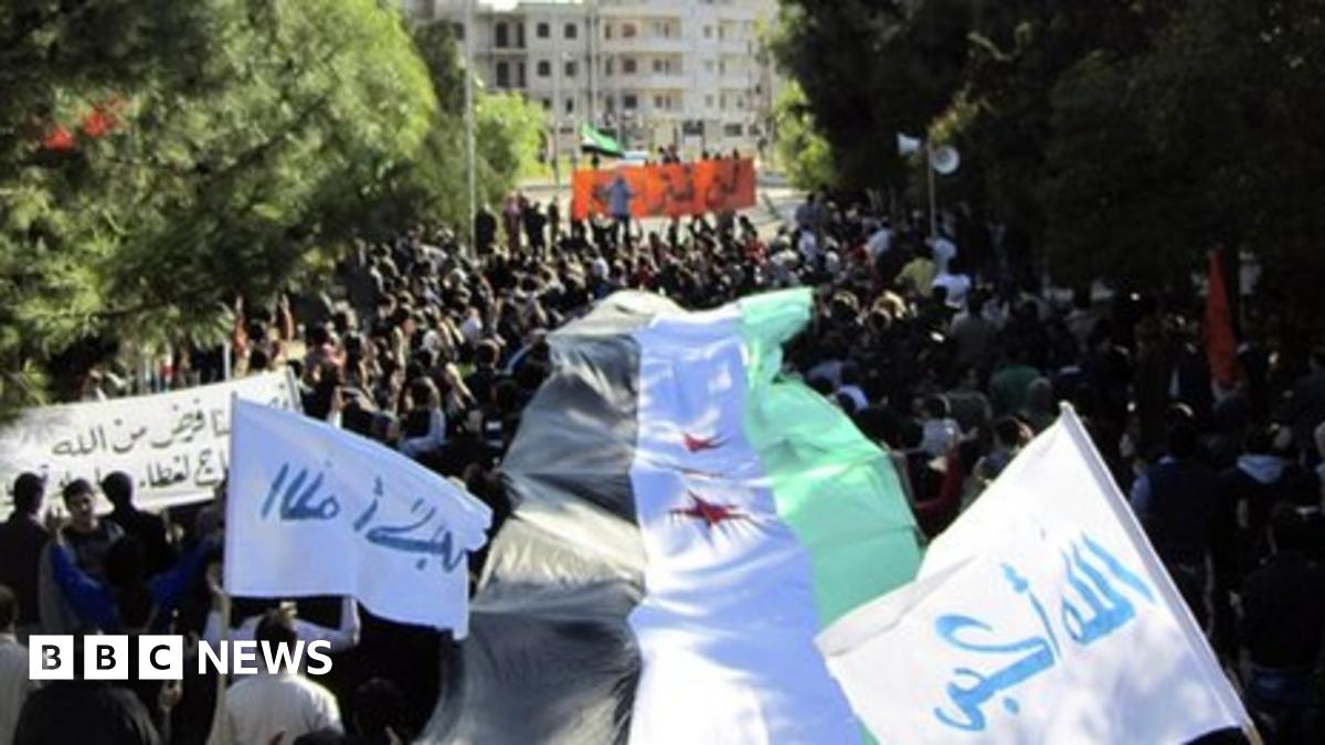 Syria security forces 'commit crimes against humanity' - BBC News