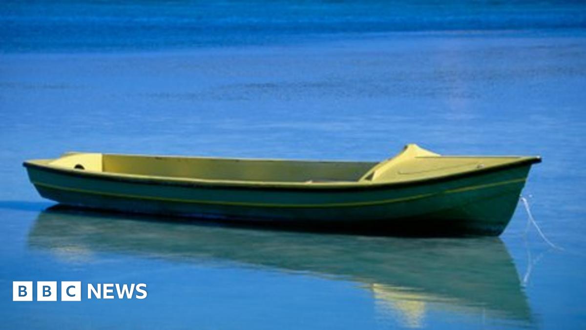 Who, What, Why: How do you survive a month adrift at sea? - BBC News