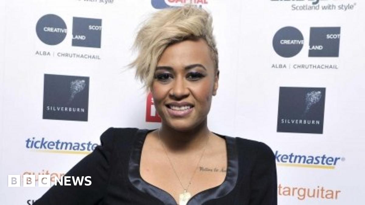 Emeli Sande says supporting Coldplay "means the world" - BBC News