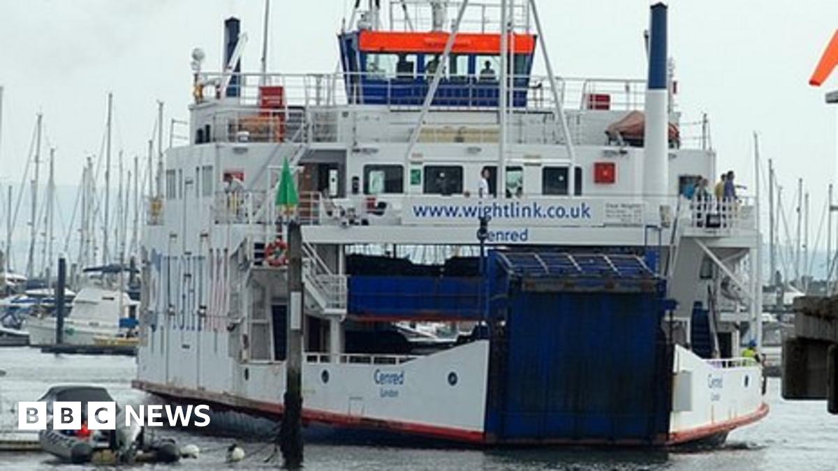 Wightlink jobs to go as overnight island sailings axed - BBC News