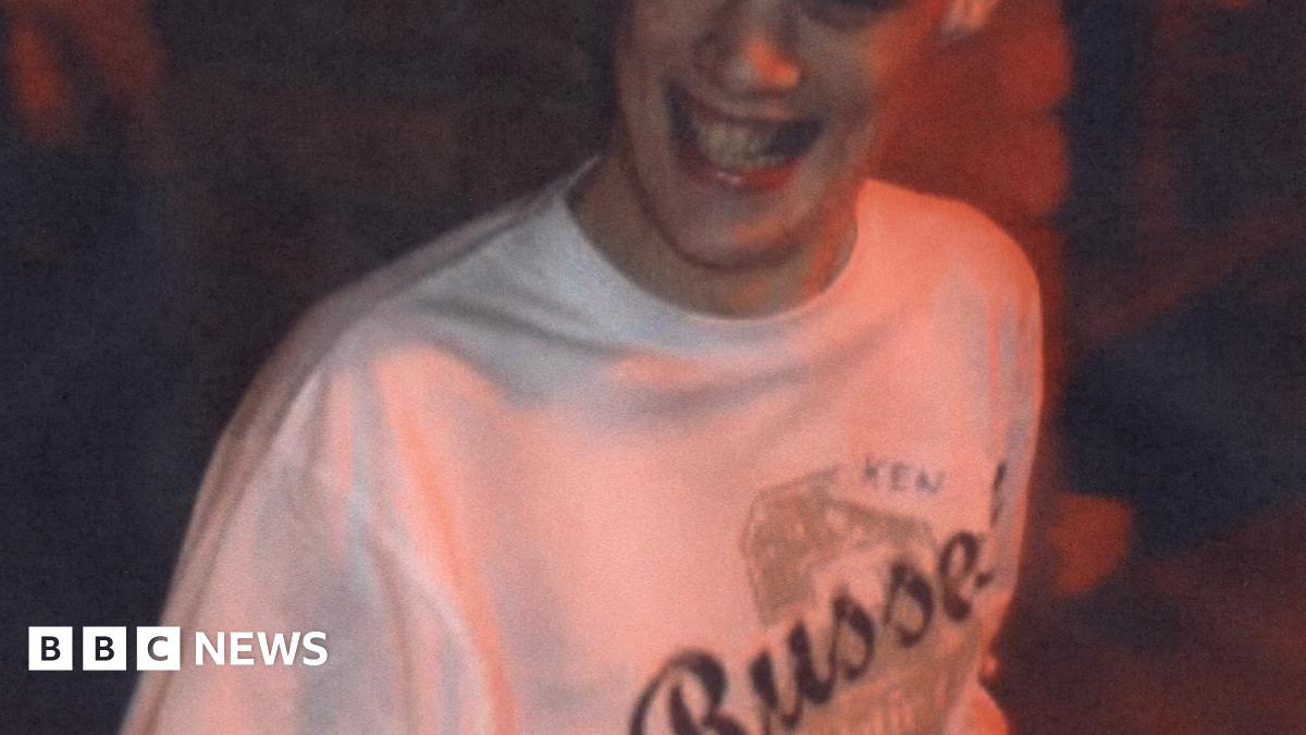 Family fears for missing Derry man Eamonn Moore - BBC News