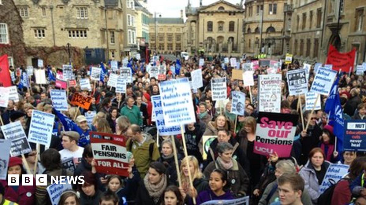 Oxford demo numbers 'exceed expectations' - BBC News