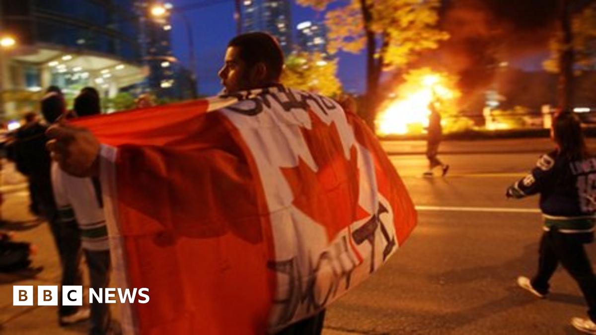 Vancouver riot: 25 charged over Stanley Cup violence - BBC News