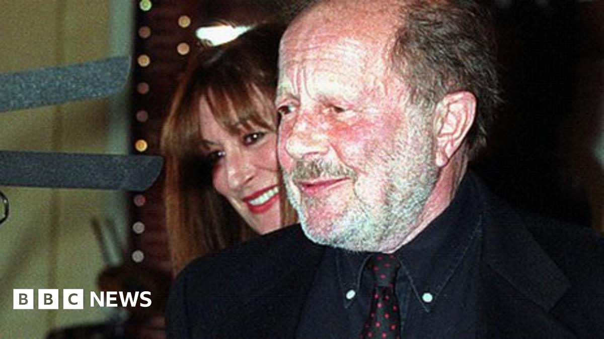 Director Nicholas Roeg awarded film critics' honour - BBC News