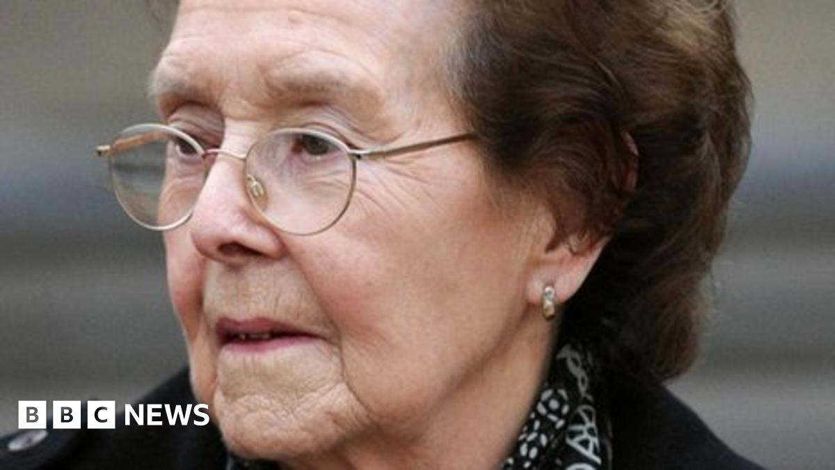 Margaret Shaw sentenced over driving death in Walton - BBC News