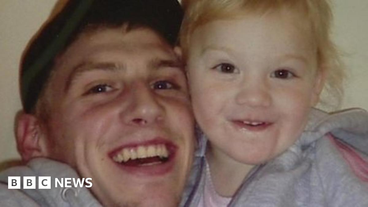 Adam Chadwick shooting murder: Leeds teenager arrested - BBC News